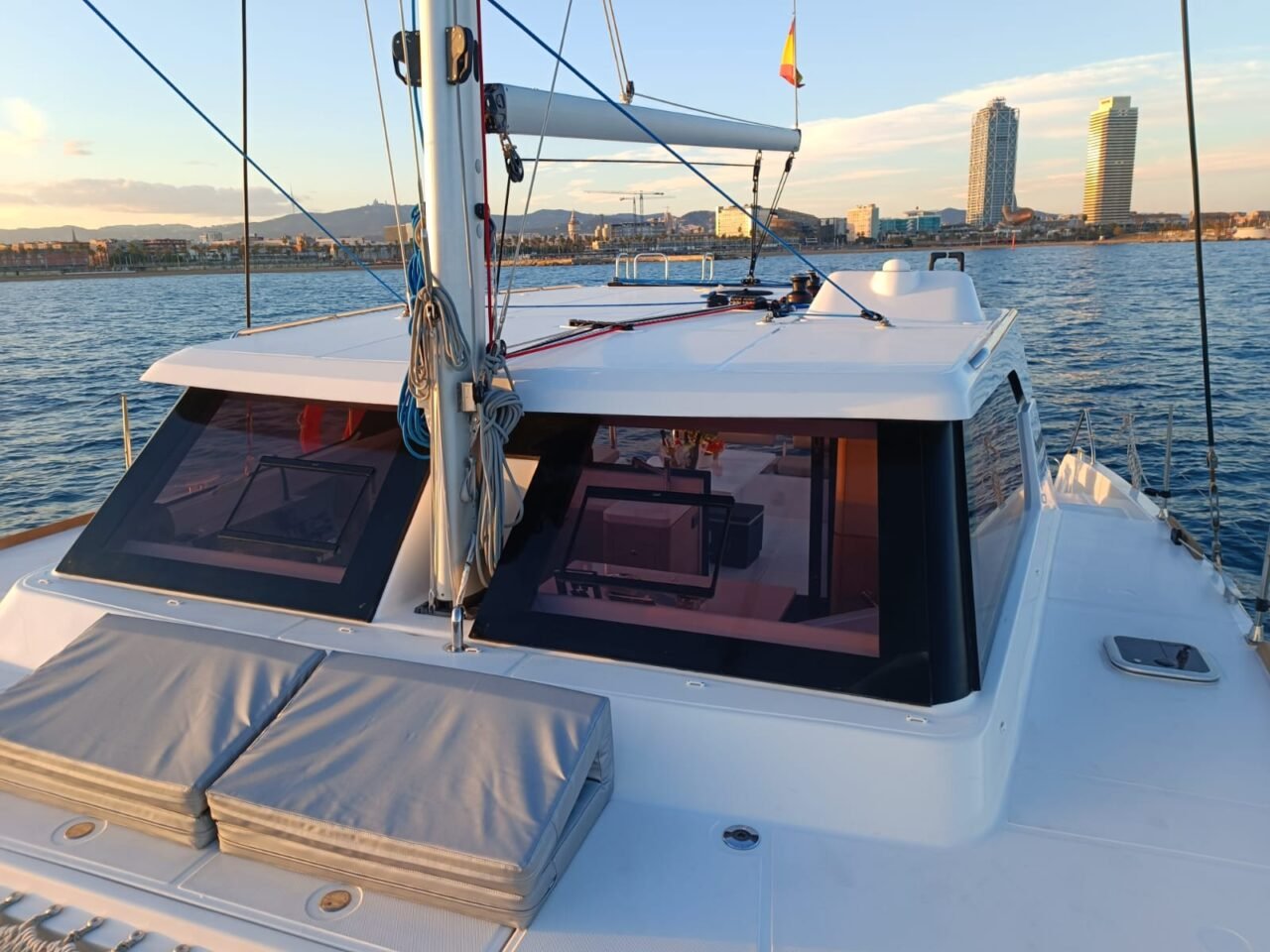 Catamaran in Barcelona - Customized activities